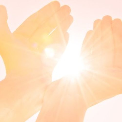 How Reiki healing works: Benefits & what to expect ...